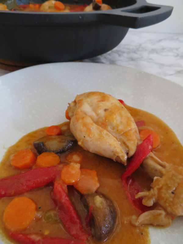 Pollo en salsa - receta clásica RootsandCook