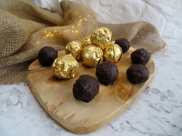 Homemade Ferrero Rocher Healthy balls - RootsandCook