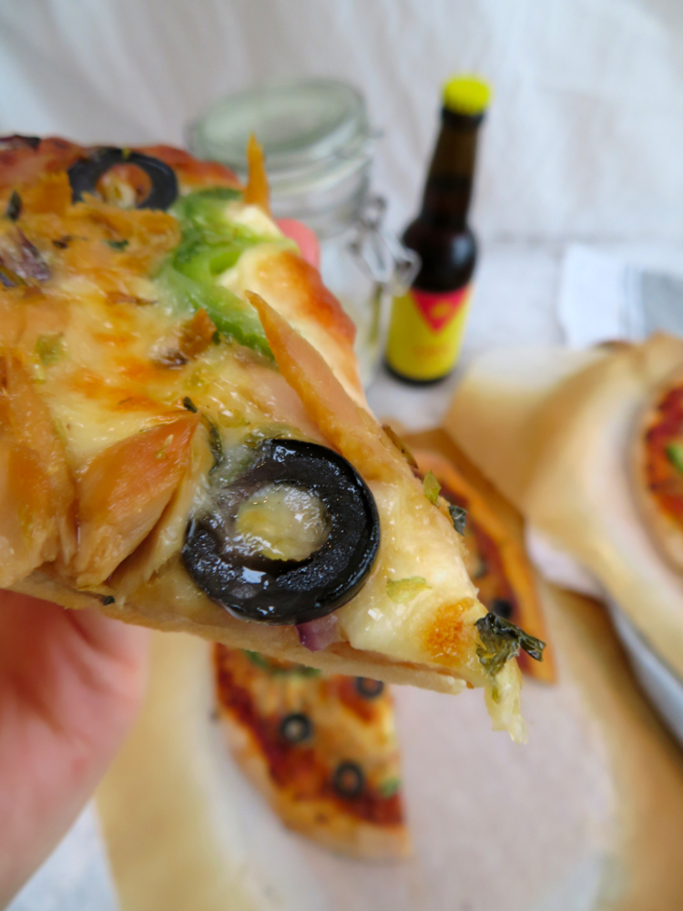 Masa de pizza con cerveza - vídeo receta - RootsandCook