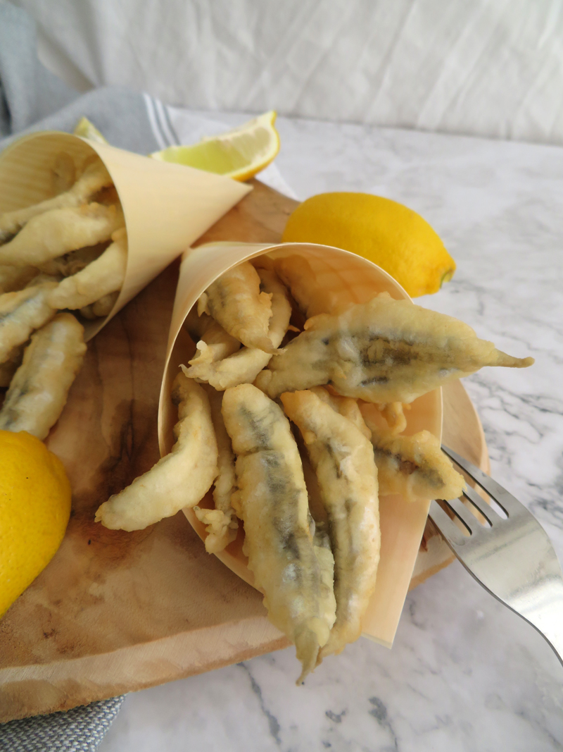 Boquerones fritos - Spanish Fried anchovies - RootsandCook