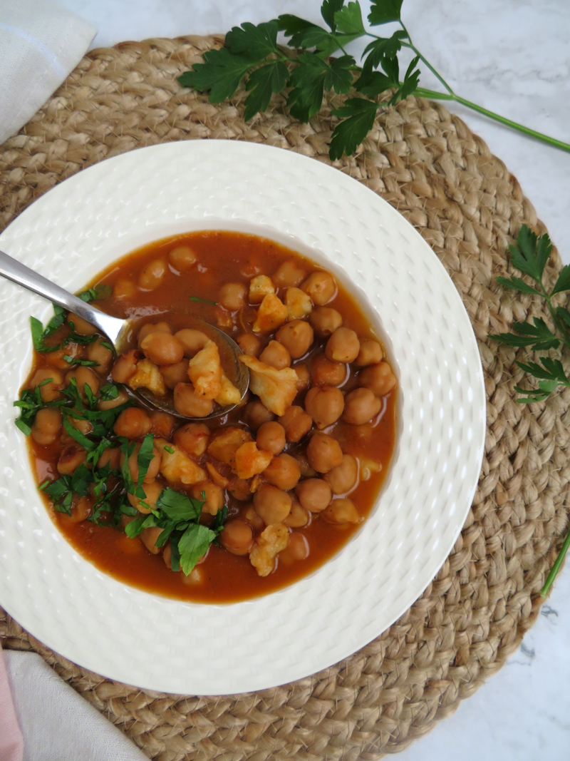 Chickpea stew with cod - slow cooker - RootsandCook