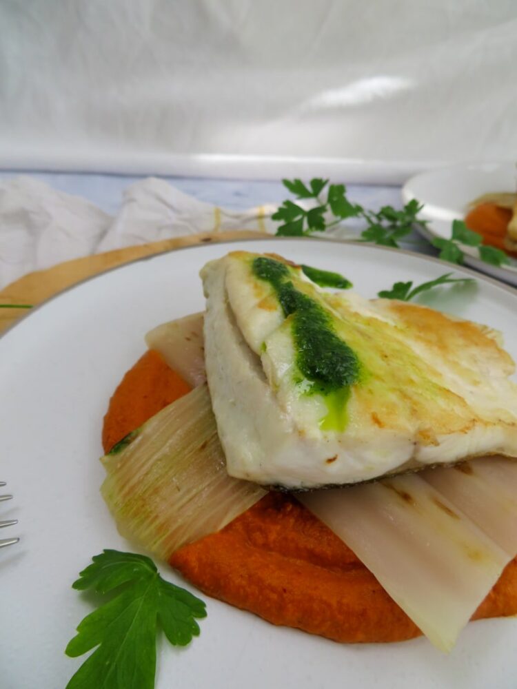 Pan-fried sea bass with vizcaína sauce - RootsandCook