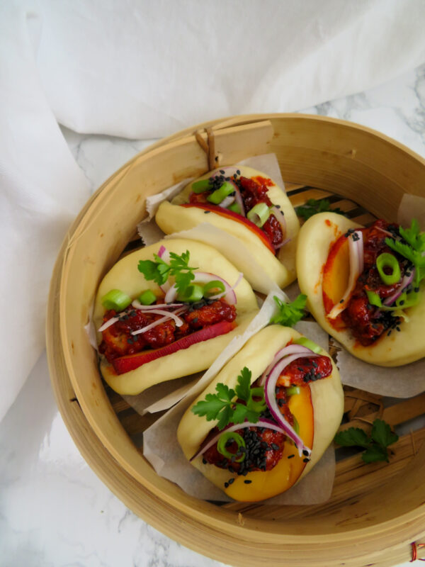 Korean fried chicken bao - video recipe to make bao buns RootsandCook