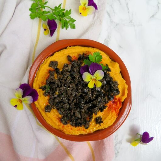 Carrot hummus with tapenade - Easy and delicious RootsandCook