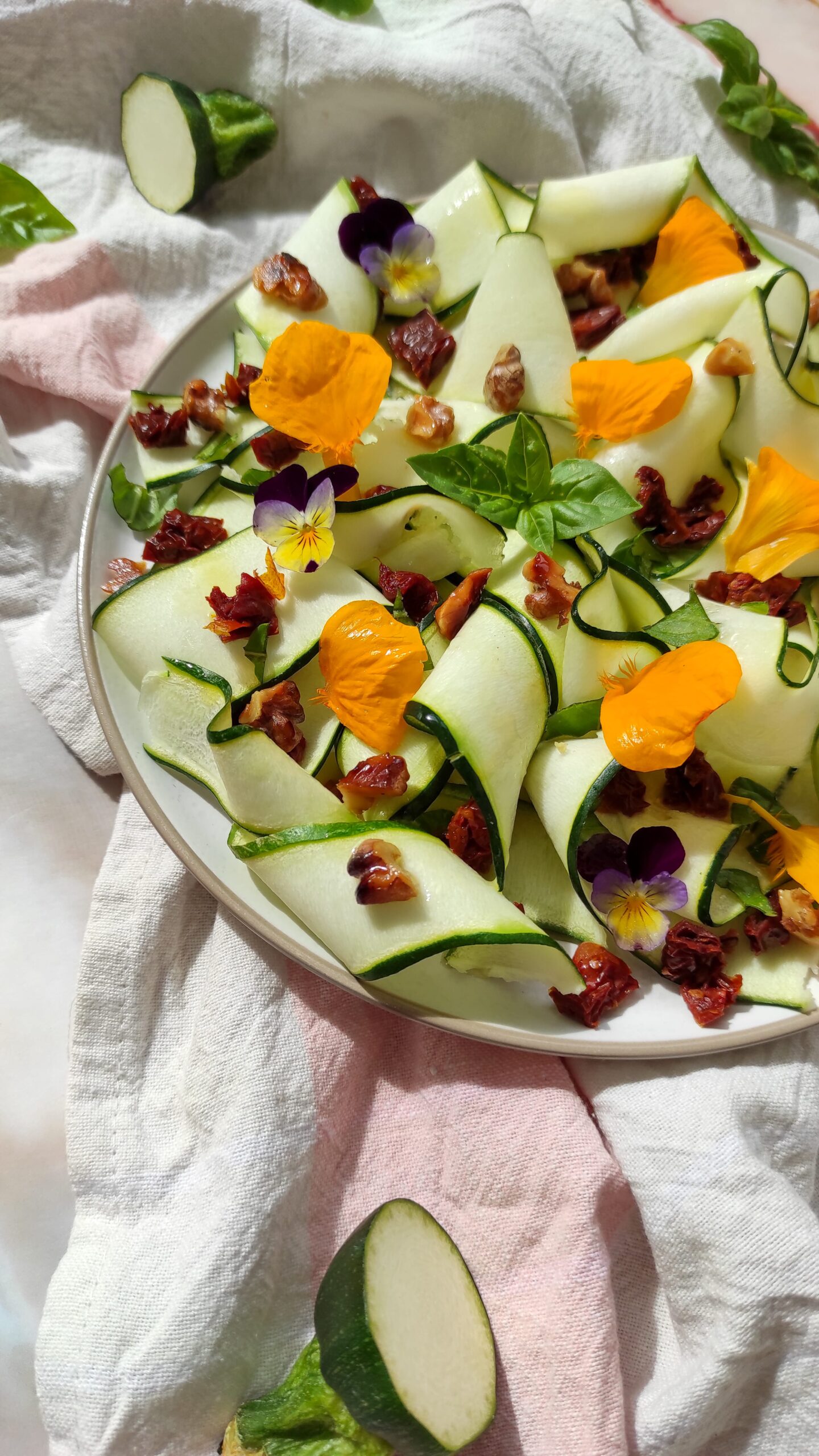 Zucchini salad -Easy, fresh and cute RootsandCook