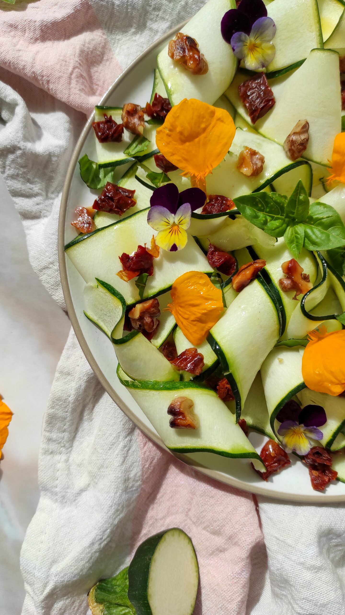 Zucchini salad -Easy, fresh and cute RootsandCook