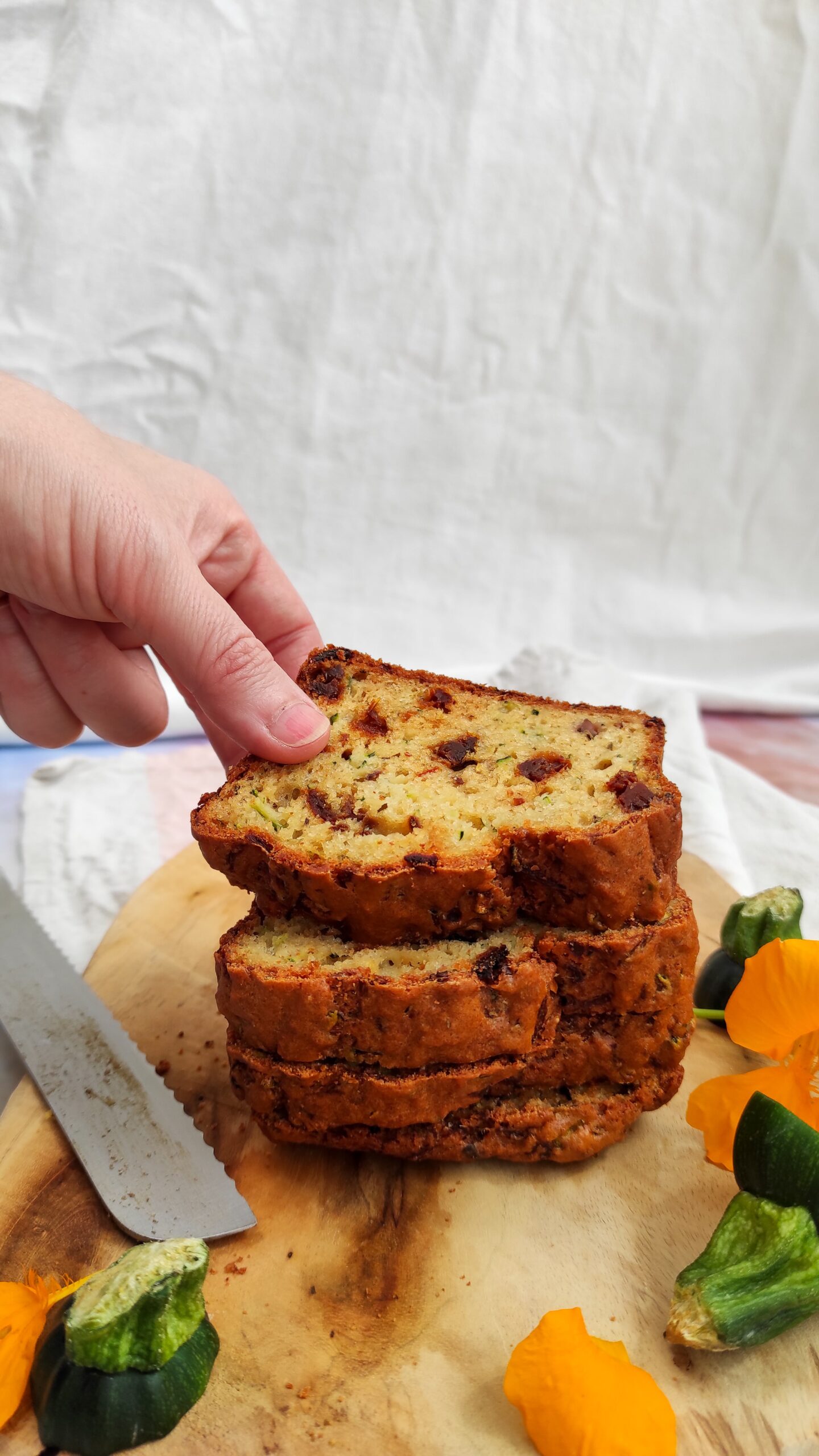 Savoury zucchini bread - RootsandCook