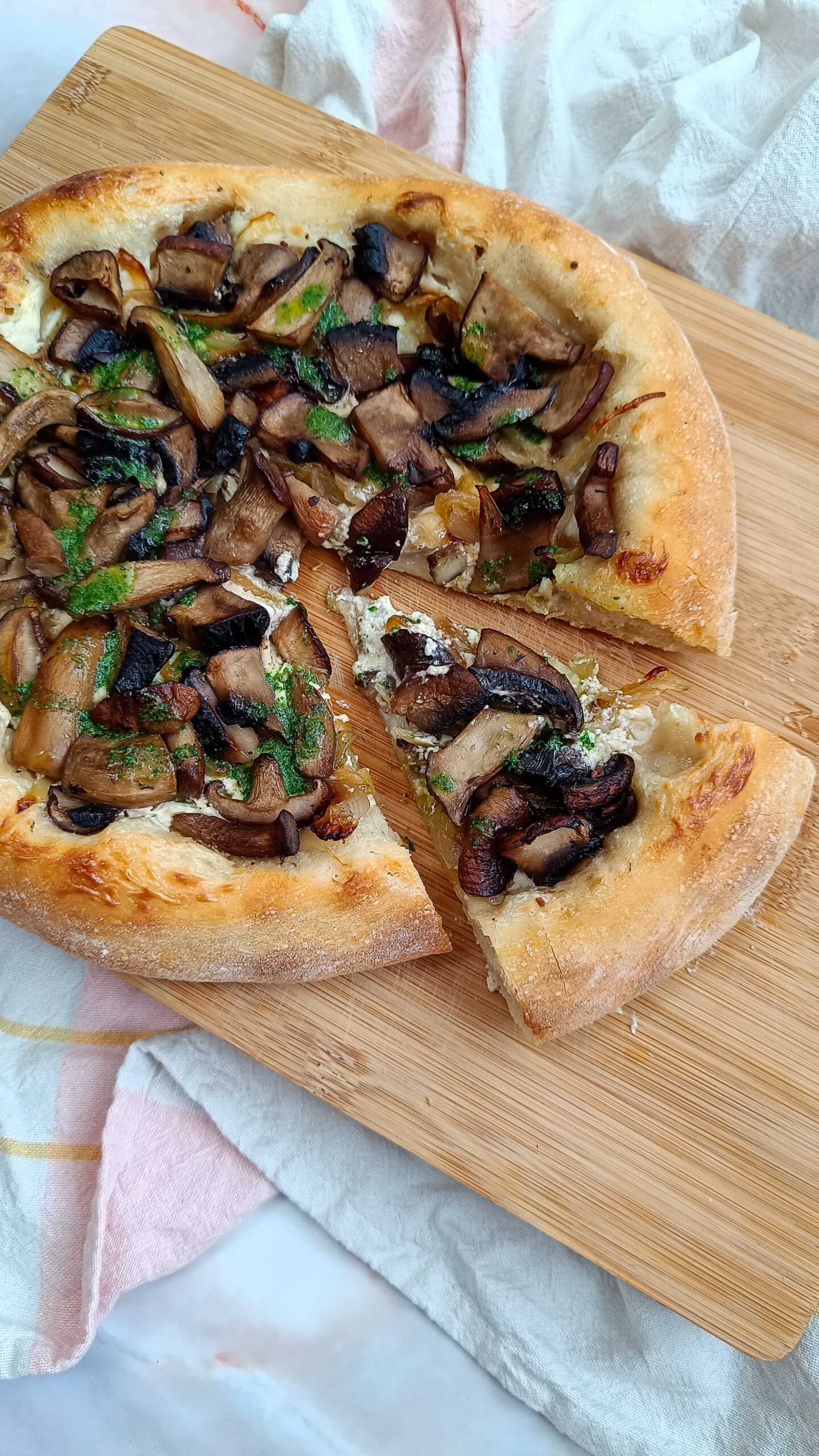 Wild mushroom pizza - Fall pizza - RootsandCook